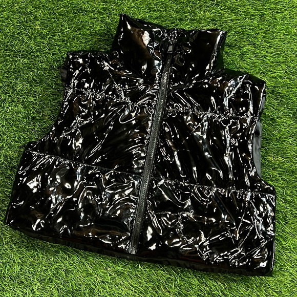 Daisy | Jackets & Coats | Daisy Cropped Puffer Vest | Poshmark